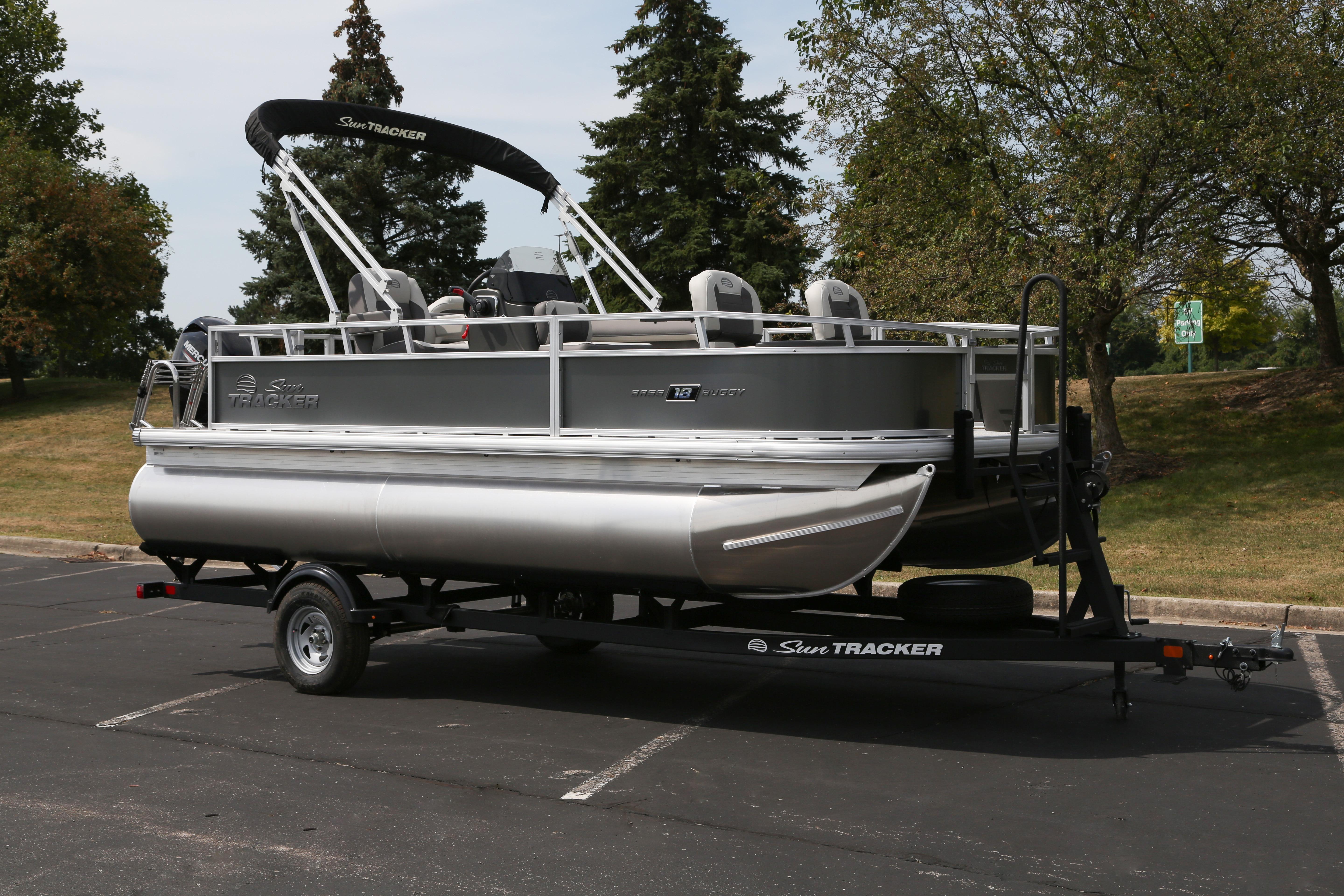 2026 SUN TRACKER BASS BUGGY 18 DLX | Cabela's